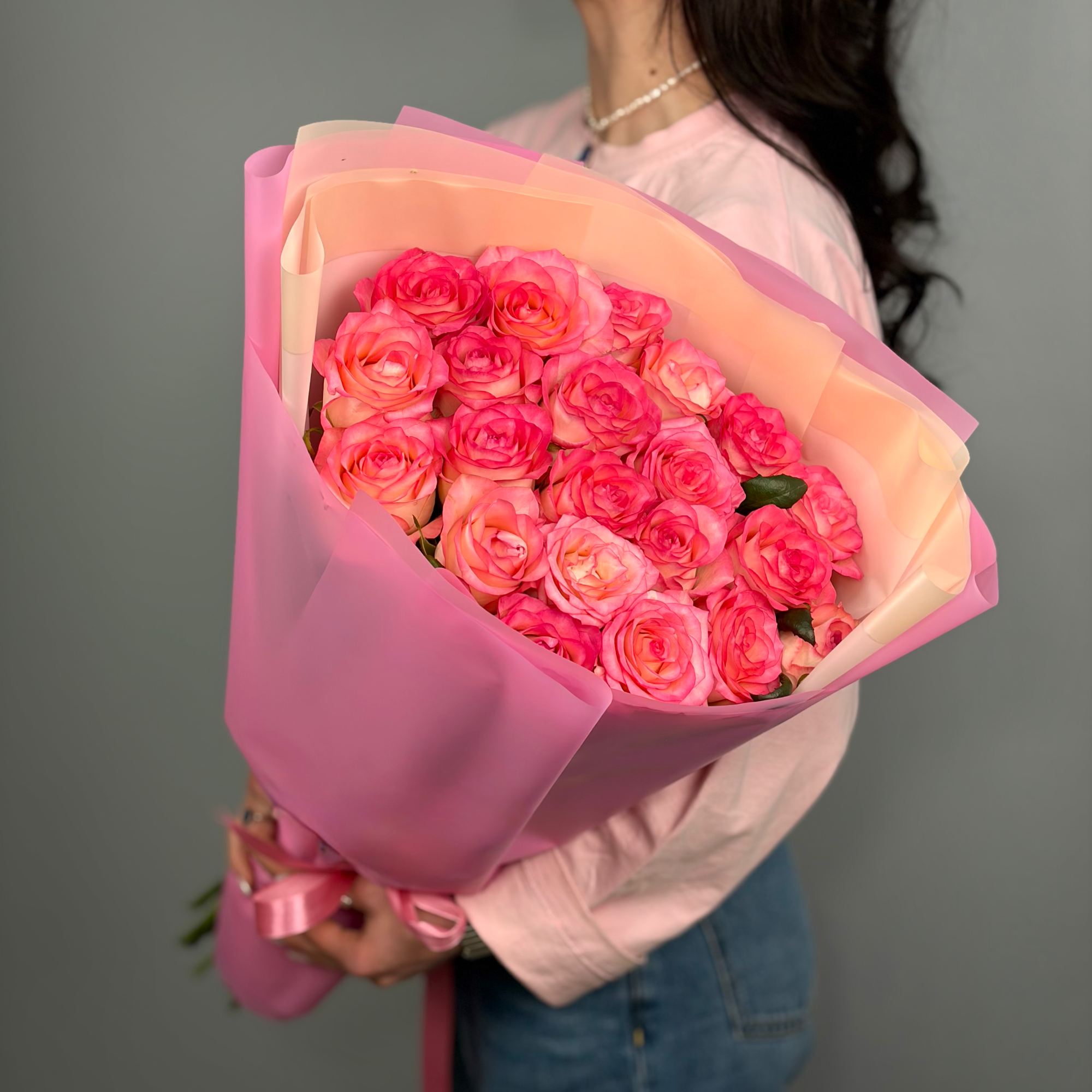 Букет из 21 розы Джумилия 50 см в стильной упаковке. «365 Поводов» - живые цветы с доставкой