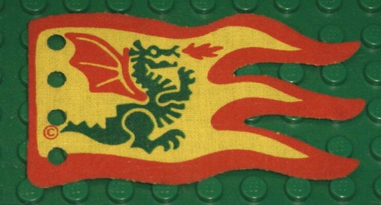 Деталь Lego x376px1 Cloth Flag 8 x 5 Wave with Red Border and Green Dragon Pattern - Single-Sided Print