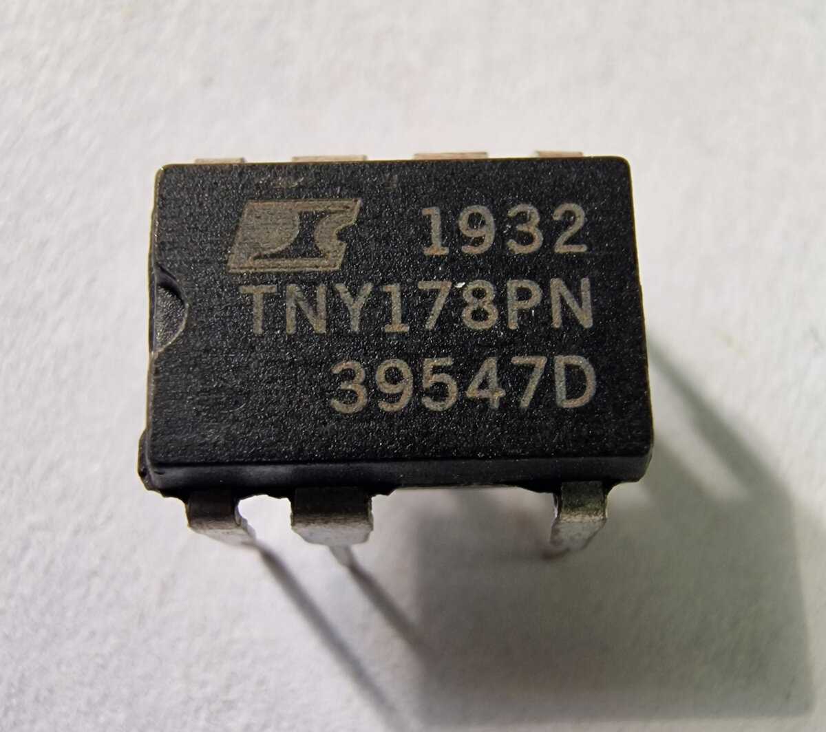 Микросхема TNY178PN