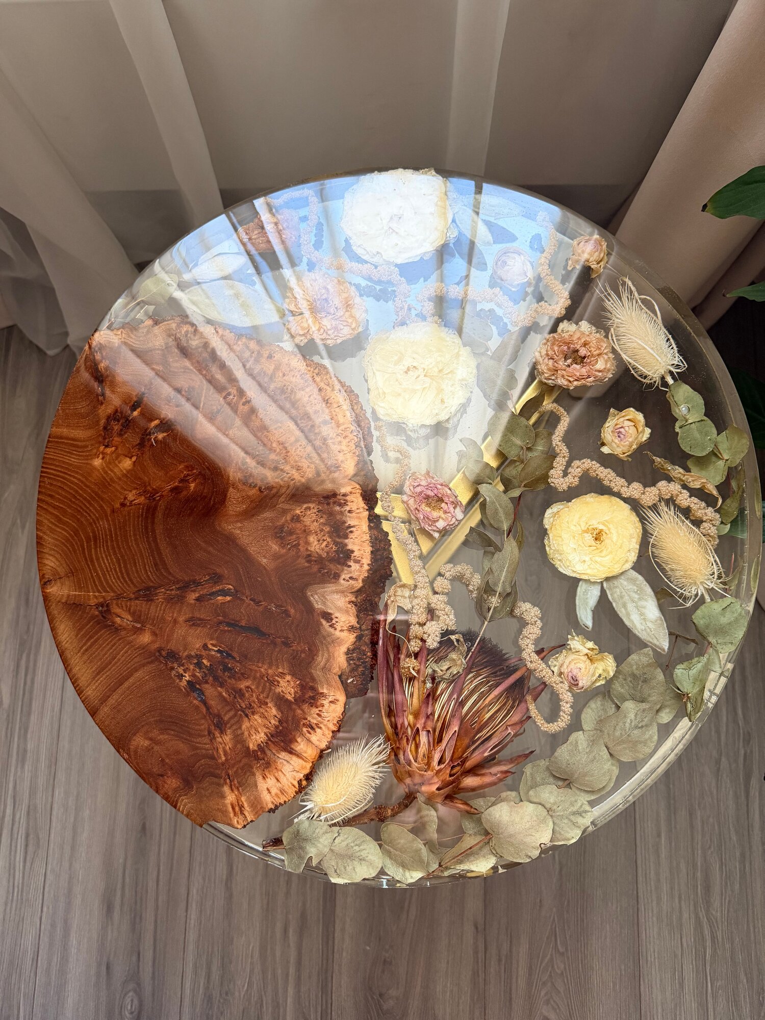 Стол журнальный "Прозрачный кристалл", эпоксидная смола, круглый