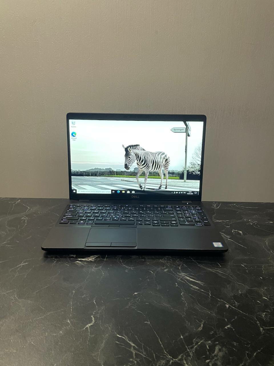 15.6" Ноутбук DELL Latitude 5501, Intel Core i7-9850H 2.6 ГГц, RAM 8 ГБ, DDR4, SSD 256 ГБ, Intel UHD Graphics 630 2gb