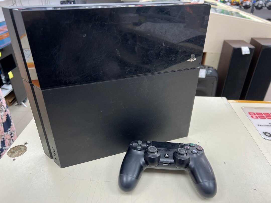 Игровая приставка Sony PlayStation 4 Fat (500gb), 1 черный геймпад, Б/У, Уценка