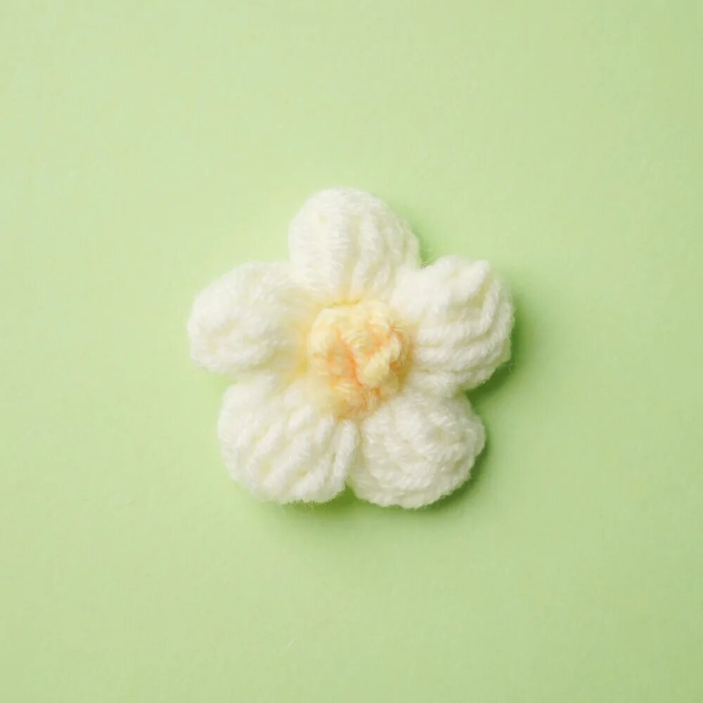 Набор для рукоделия: вязаные акриловые цветы Белый, White Yellow, 100pcs