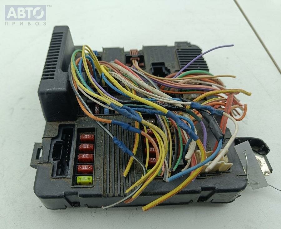 Блок предохранителей Renault Scenic 2 (2003-2009)