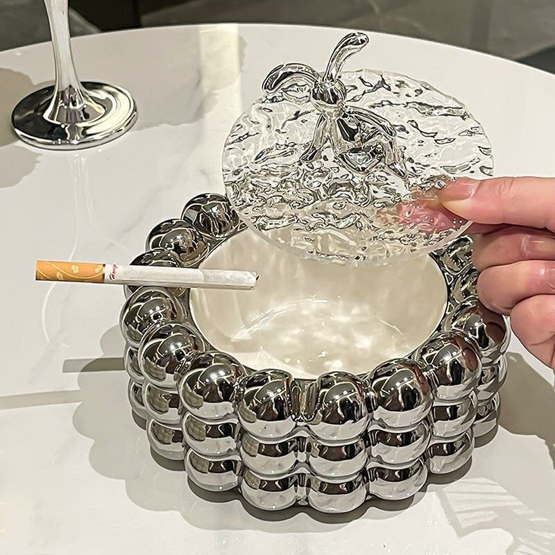 Популярная легкая роскошная керамическая пепельница для домашнего использования, большая крышка в виде кролика, защита от летающей пепла, кросс-бордер