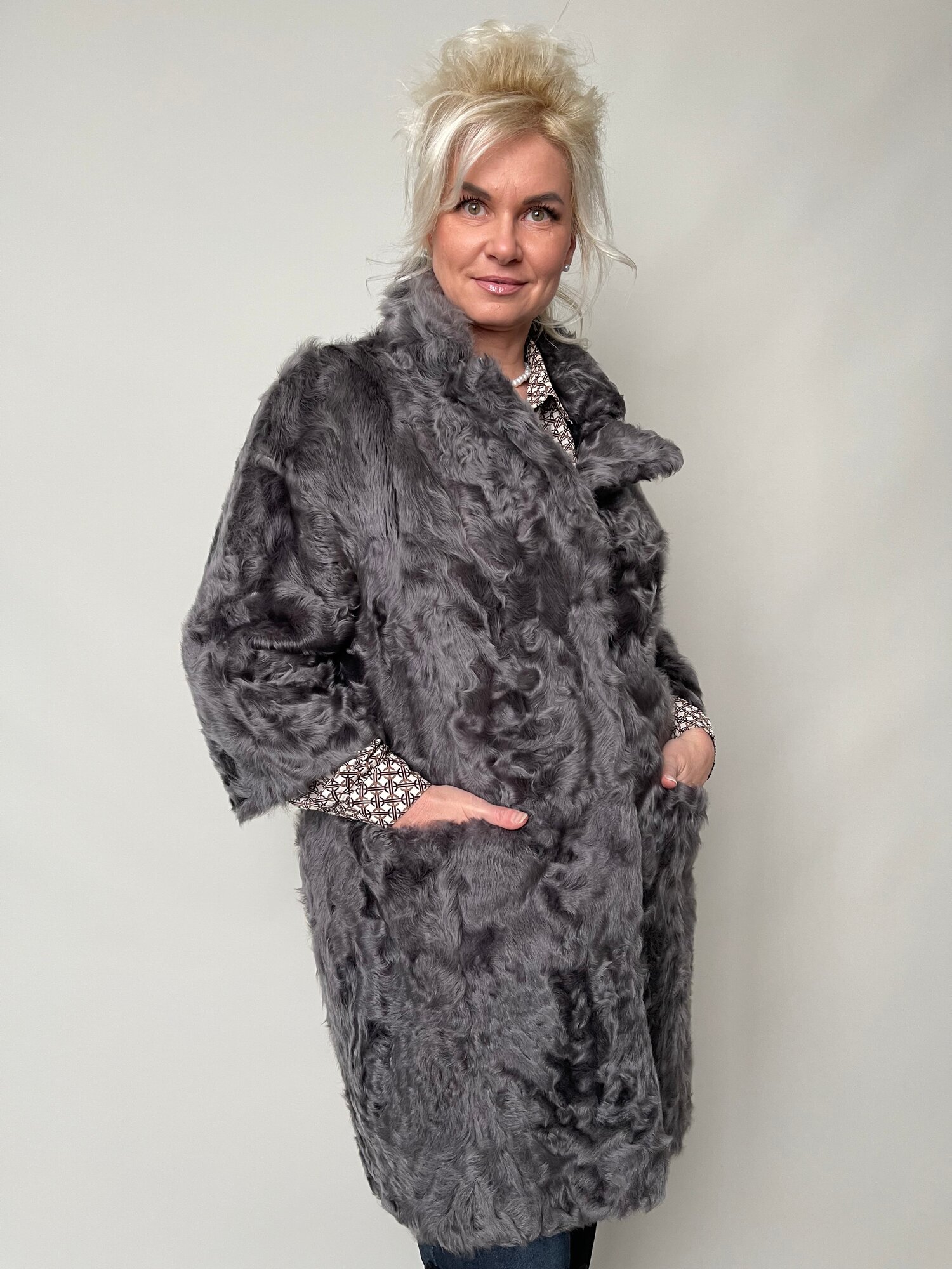 Шуба козлик тм VIRTUALE цв.темно-серый р.44-46 /12639/