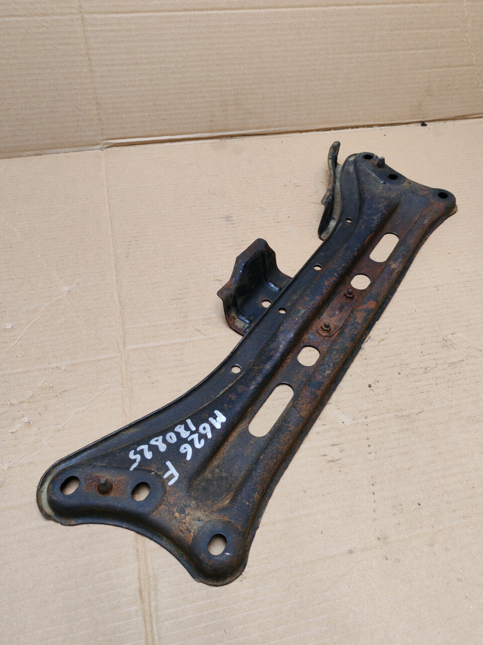 Балка передняя поперечная Mazda 626 GE