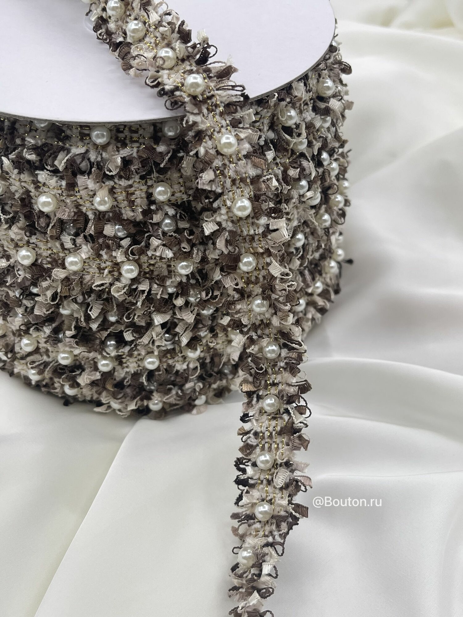 Тесьма коричневая твидовая с жемчугом 1.5 метр