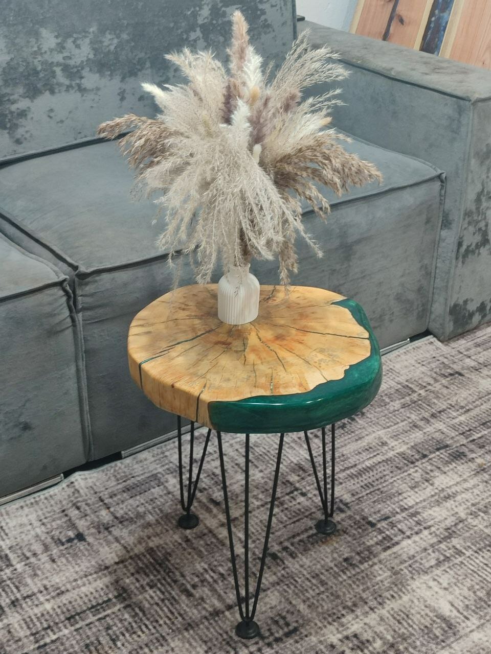 Журнальный стол из массива карагача и эпоксидной смолы 39*39*50 ART-SLEB