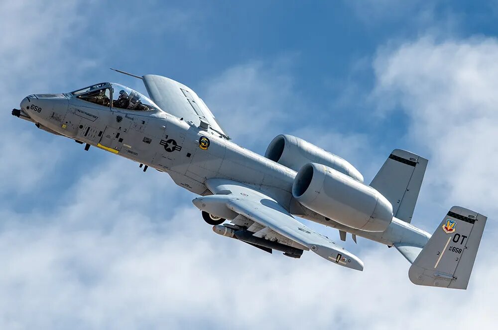 1/48 Американский самолет A-10C "Thunderbolt" II Сборочная модель