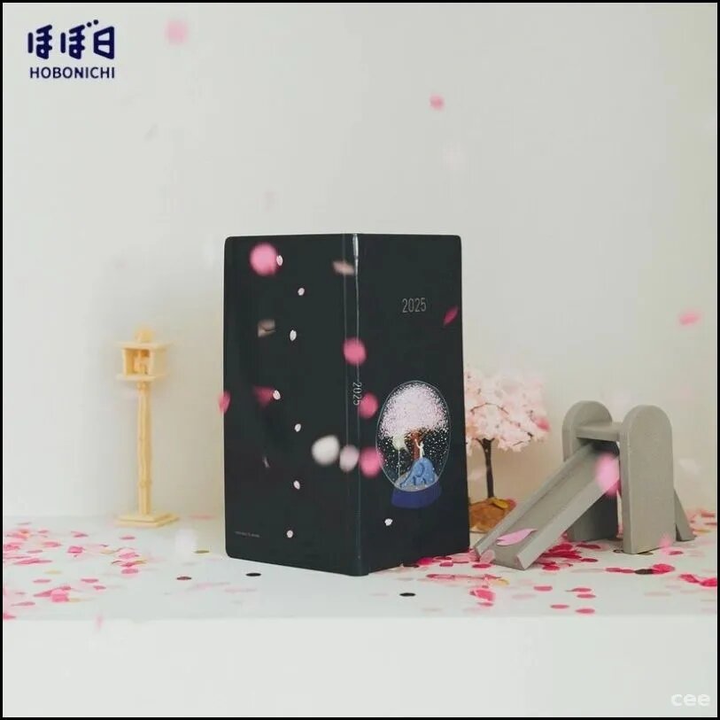Блокнот Hobonichi B7 для ежедневных записей и планирования, 240 страниц, в клетку, черный матовый, кремовый