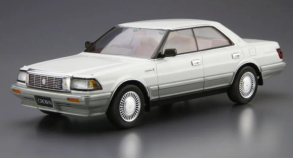 Aoshima Сборная модель Toyota Crown Royal Saloon V8 UZS131 '89 1/24 — фото 1