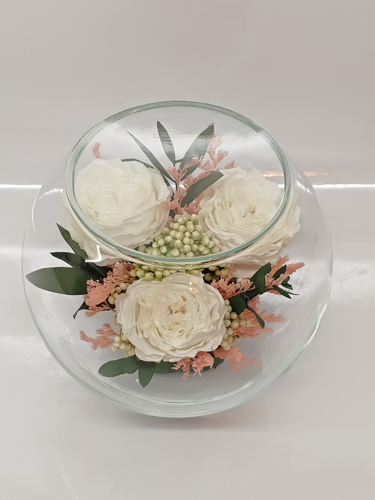 Натуральные пионы в стекле, вакуум*