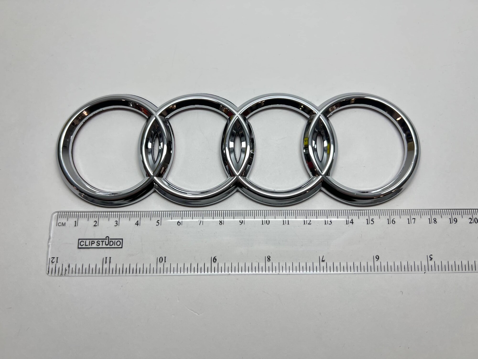 Audi (средний) / Логотип (шильдик, надпись, эмблема) "Audi" 17.5см, арт: 8896-К
