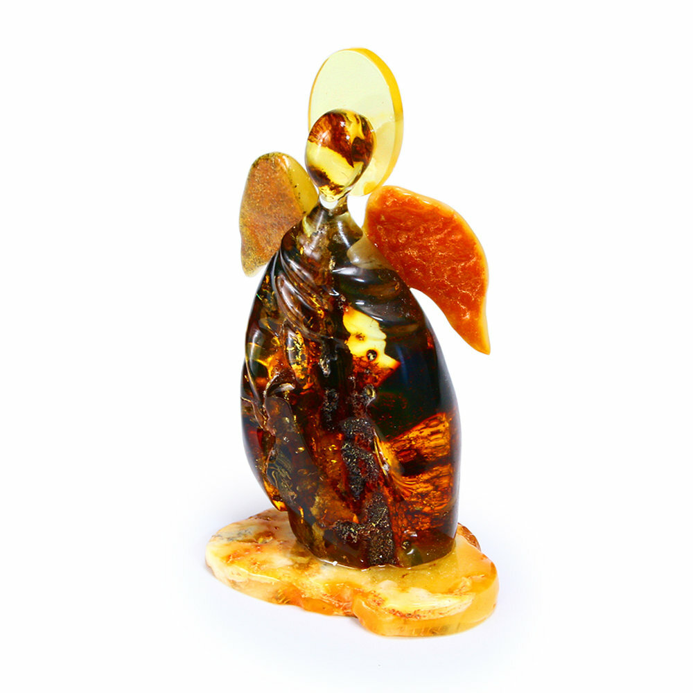 Резной сувенир ручной работы из натурального янтаря "Ангел"