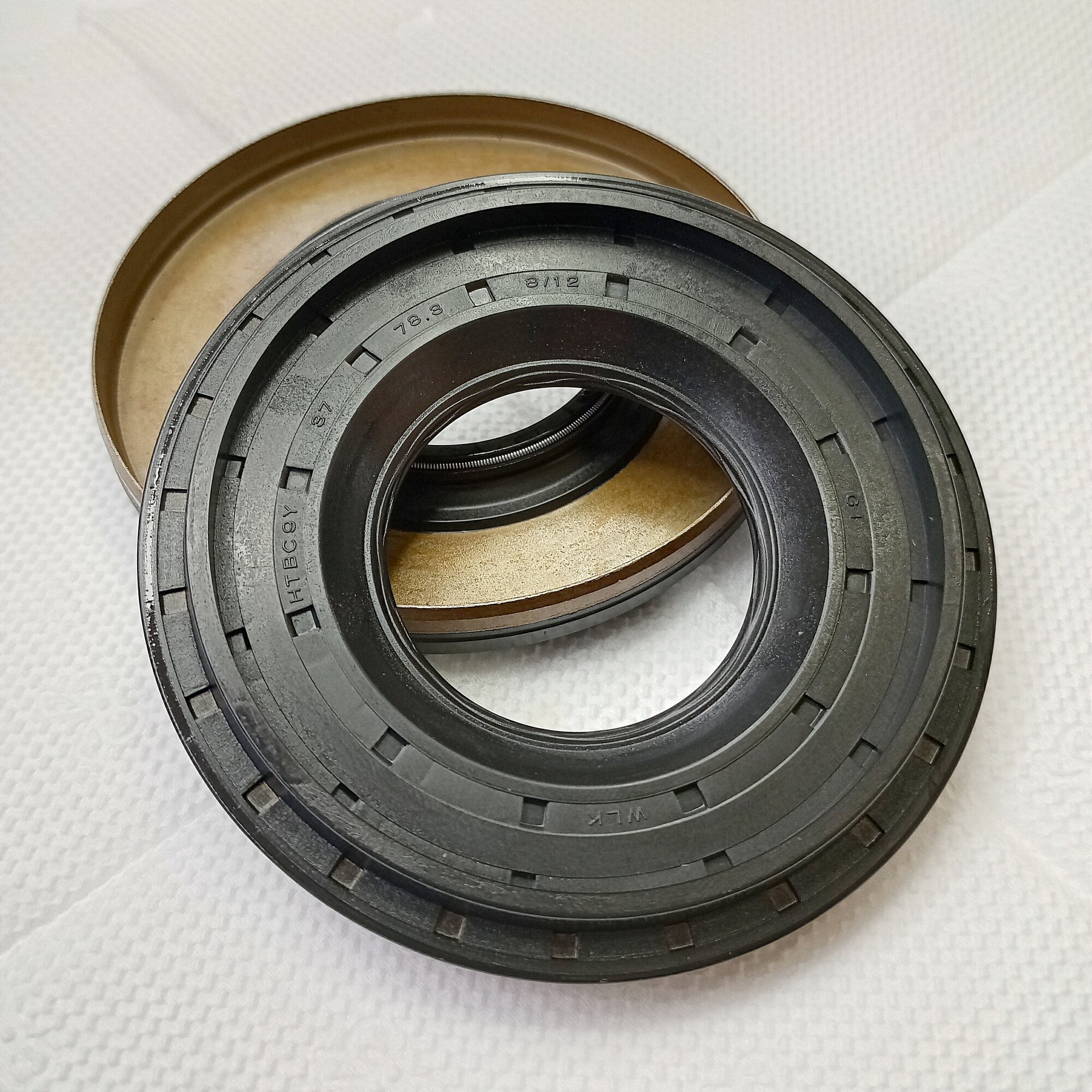 Сальник дифференциала 37x78.3x8/12 HTBC9Y NBR-70-K/C/C WLK для МВ SP AW/B F WD ACM MB W124/W210 2.0 - 3.0/D/TD 89