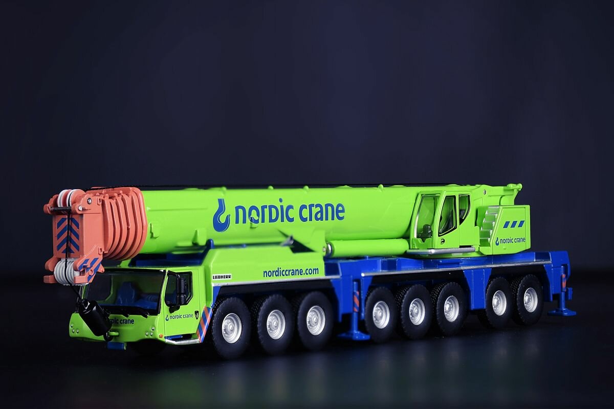 IMC 32-0206 Пропорциональная модель крана LIEBHERR LTM1450-8.1 от NORDIC (масштаб 1:87)
