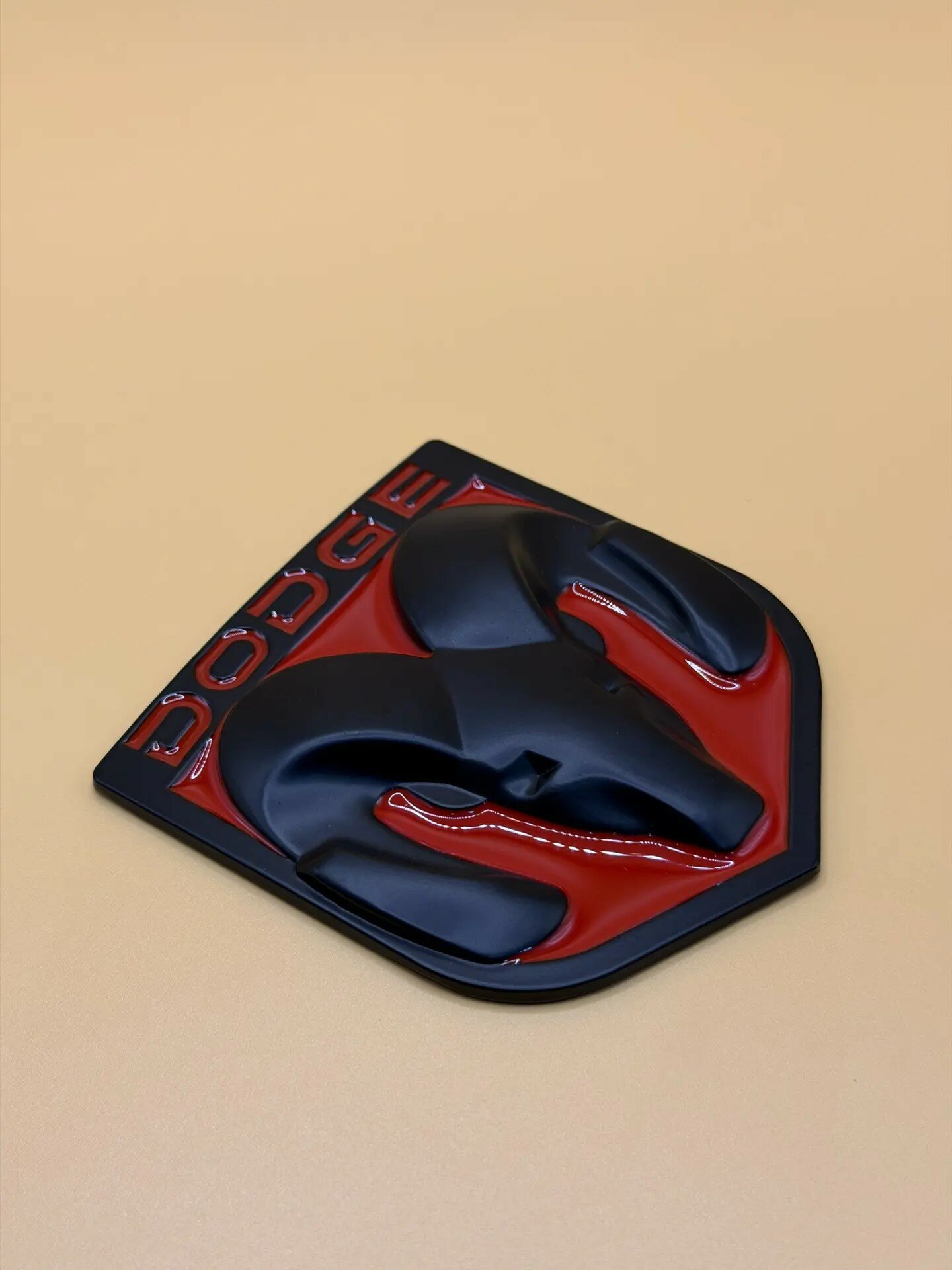 Эмблема Знак Логотип Dodge Черный + Красный 88/77ММ