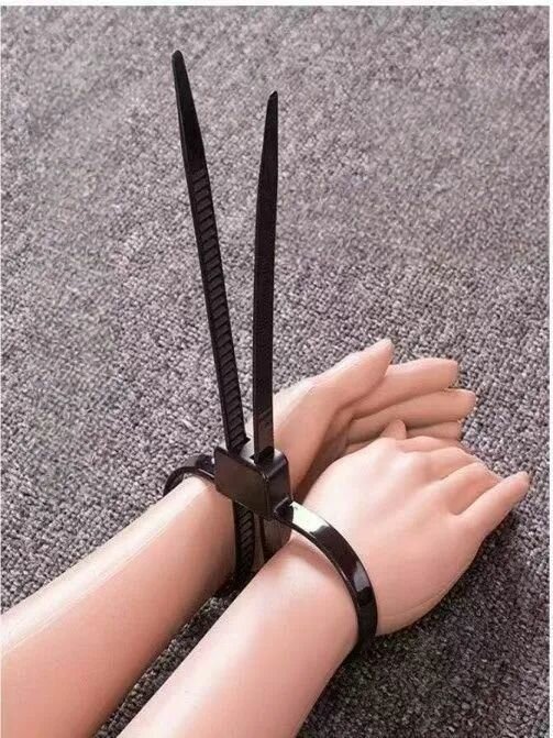 Наручники бдсм металлические розовые с мехом 18+