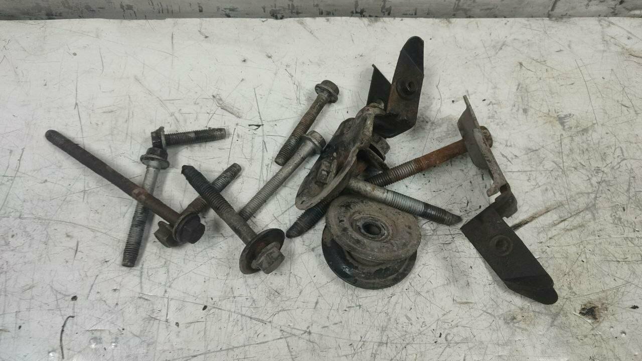 Болт Chevrolet Cruze (2008 - 2012)