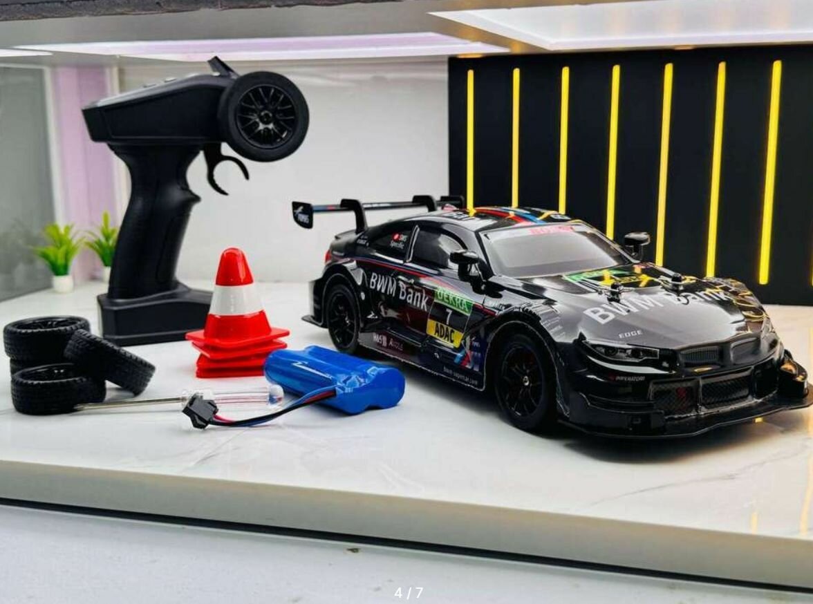 Дрифт машинка BMW M3 4WD электрическая радиоуправляемая модель автомобиля с дистанционным управлением 1:16 (черный)