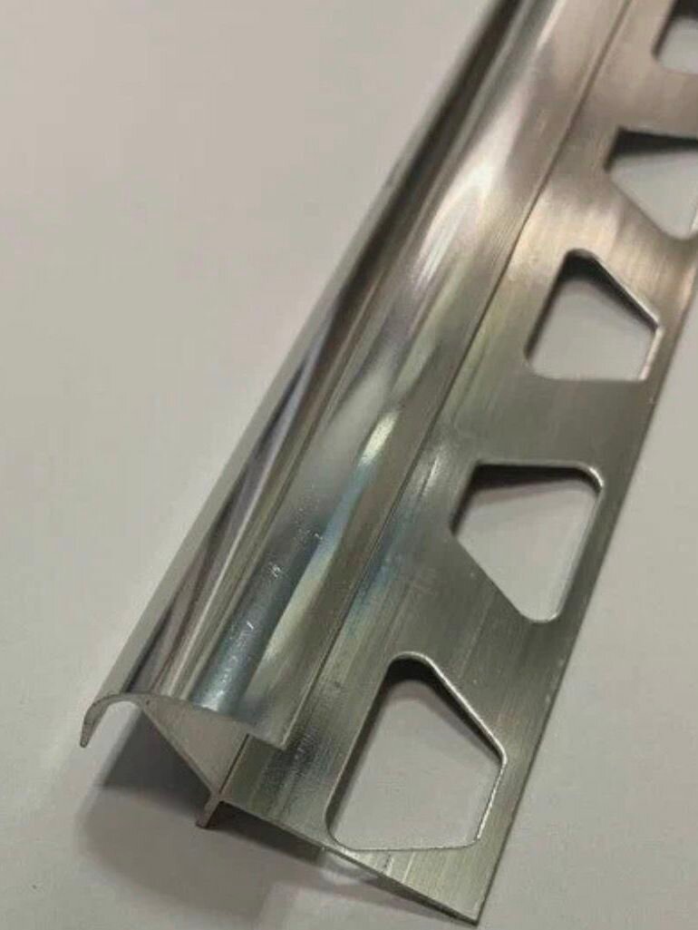 Алюминиевый профиль под плитку Серебро глянец для внешних углов 10х10 мм, Анодированный 2700 мм -1 шт