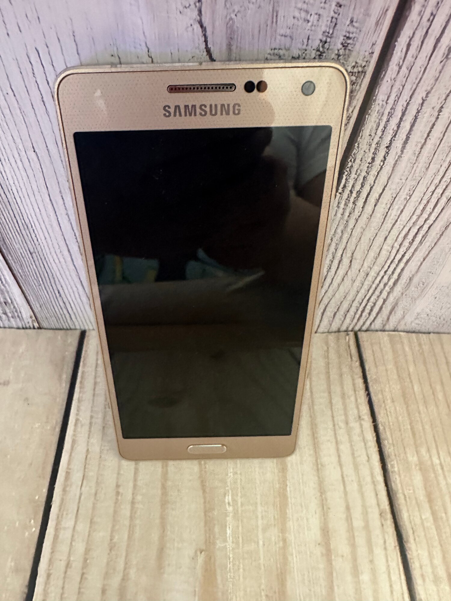 Смартфон Samsung Galaxy A5 Gold (SM-A500F) отличный