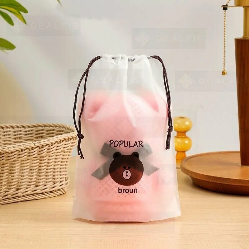 Подарочный набор для женщин девочек и мальчиков. Полотенец в форме мишки в праздничном пакете 1 шт. Подарок сувенир на каждый день друзьям коллегам маме подруге сестре сыну бабушке на день рождения