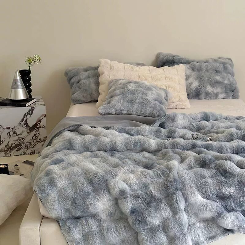 Тускани фальшивый меховой плед в туманном синем, размер 150x200 см, вес 2.7 кг для современного декора