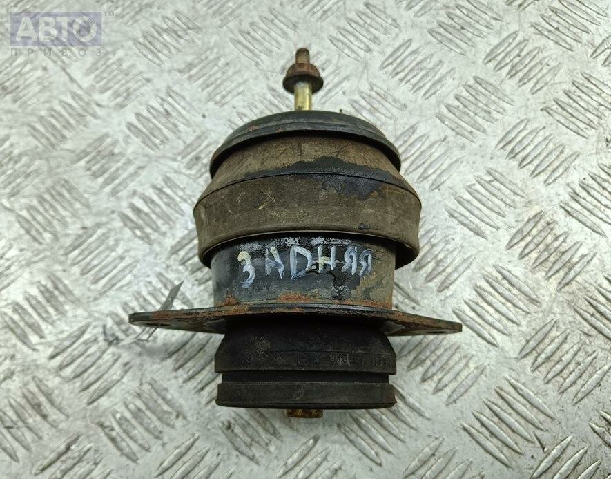 Подушка крепления двигателя Volkswagen Golf-3