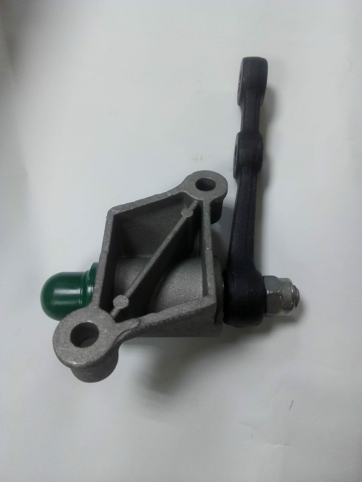 Рычаг маятниковый рулевого колеса на подшипниках качения 21213