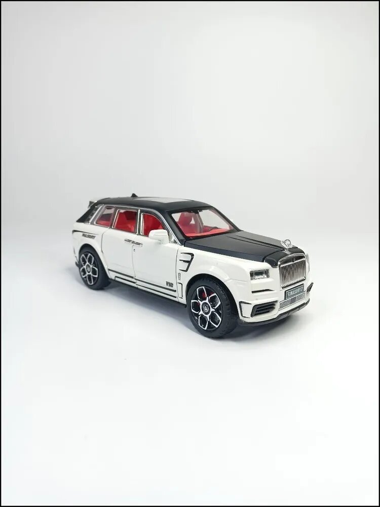 Игрушечная машинка Rolls-Royce Cullinan 1:24 Белый/Черный Металл, Инерционный механизм — фото 1