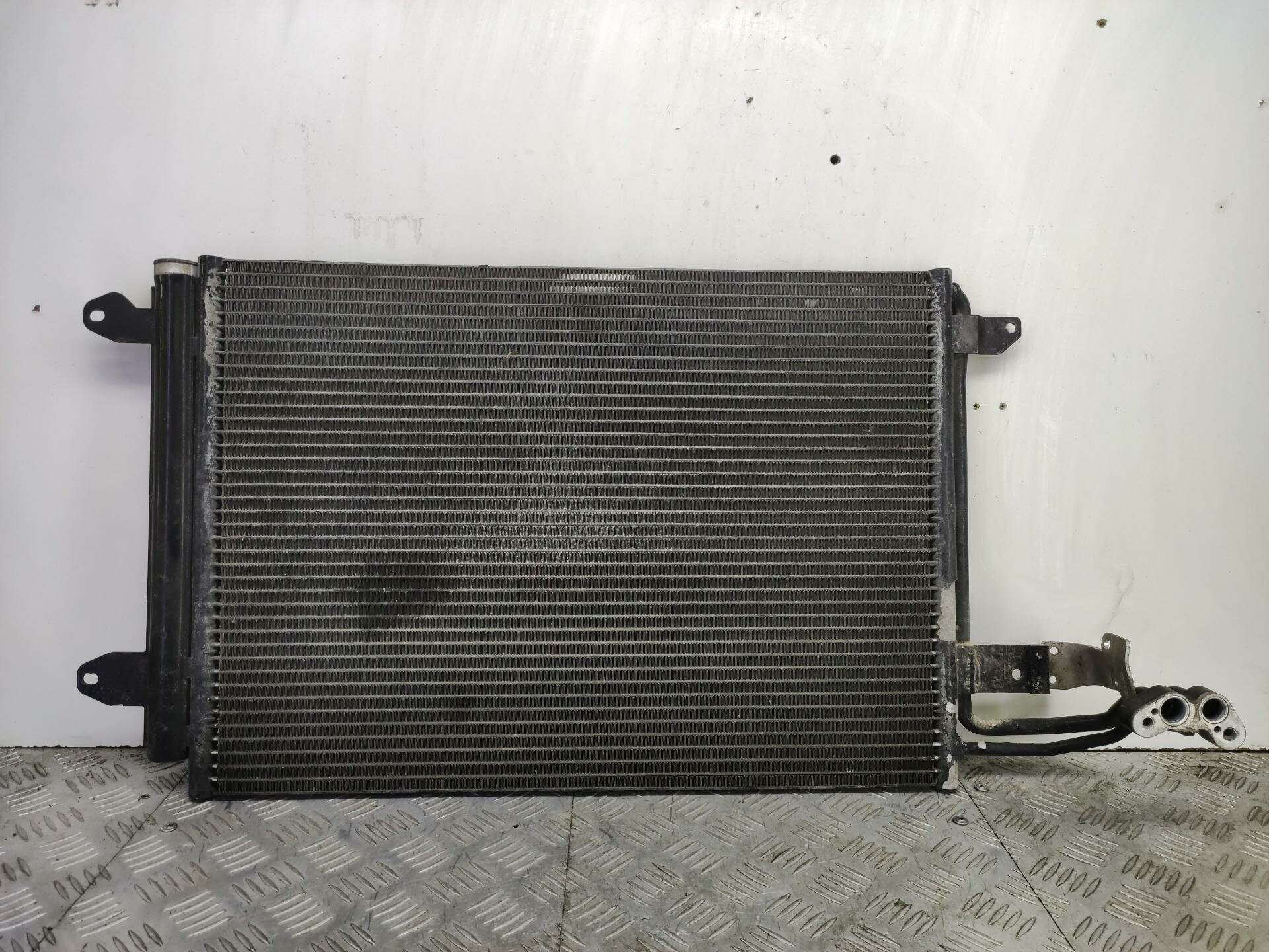 Радиатор кондиционера Skoda Yeti 2013 1K0820411AD