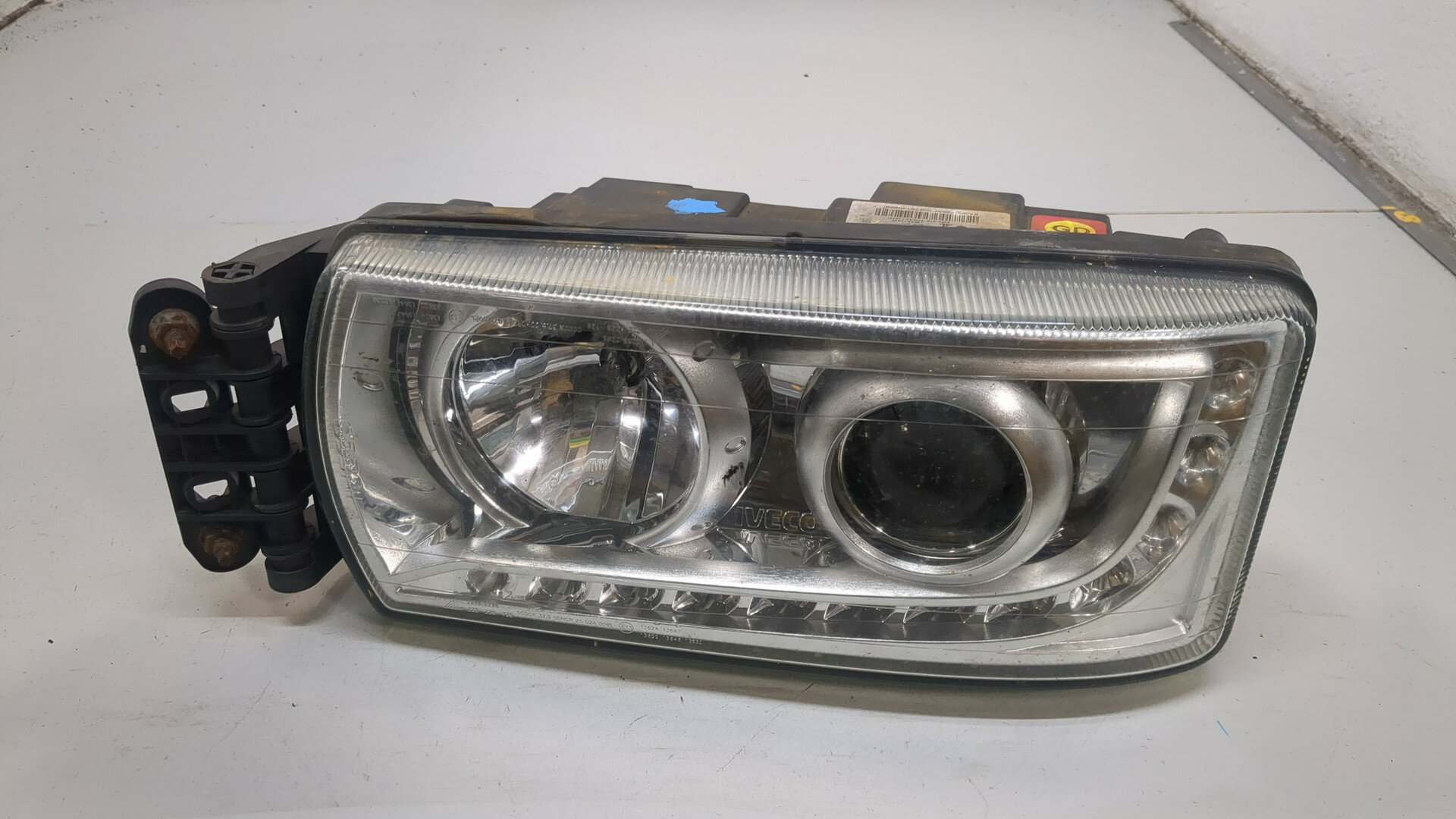 Фара (передняя) левая Iveco Stralis Б/У