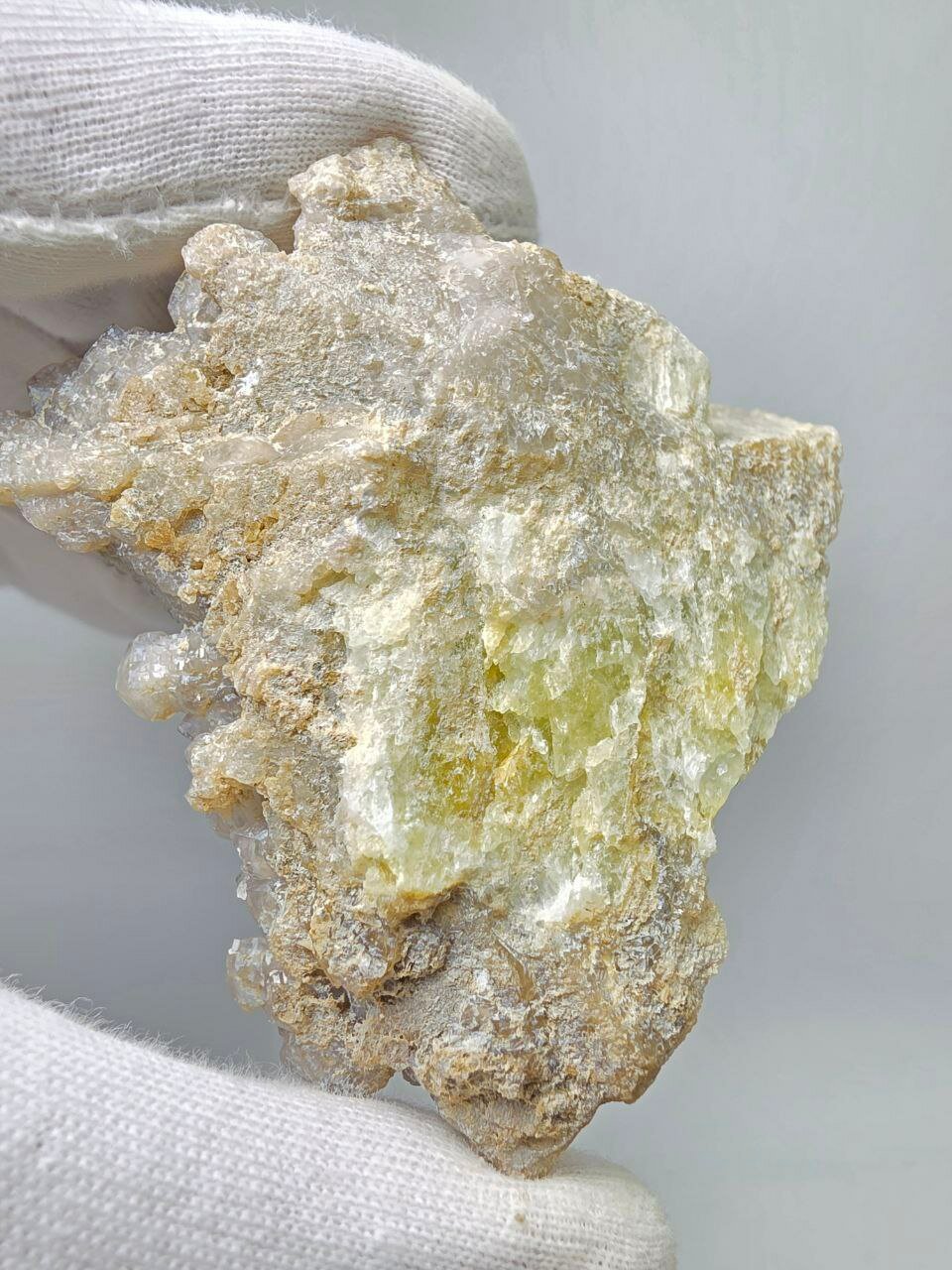 Друза кварца 73 мм, 147 г.