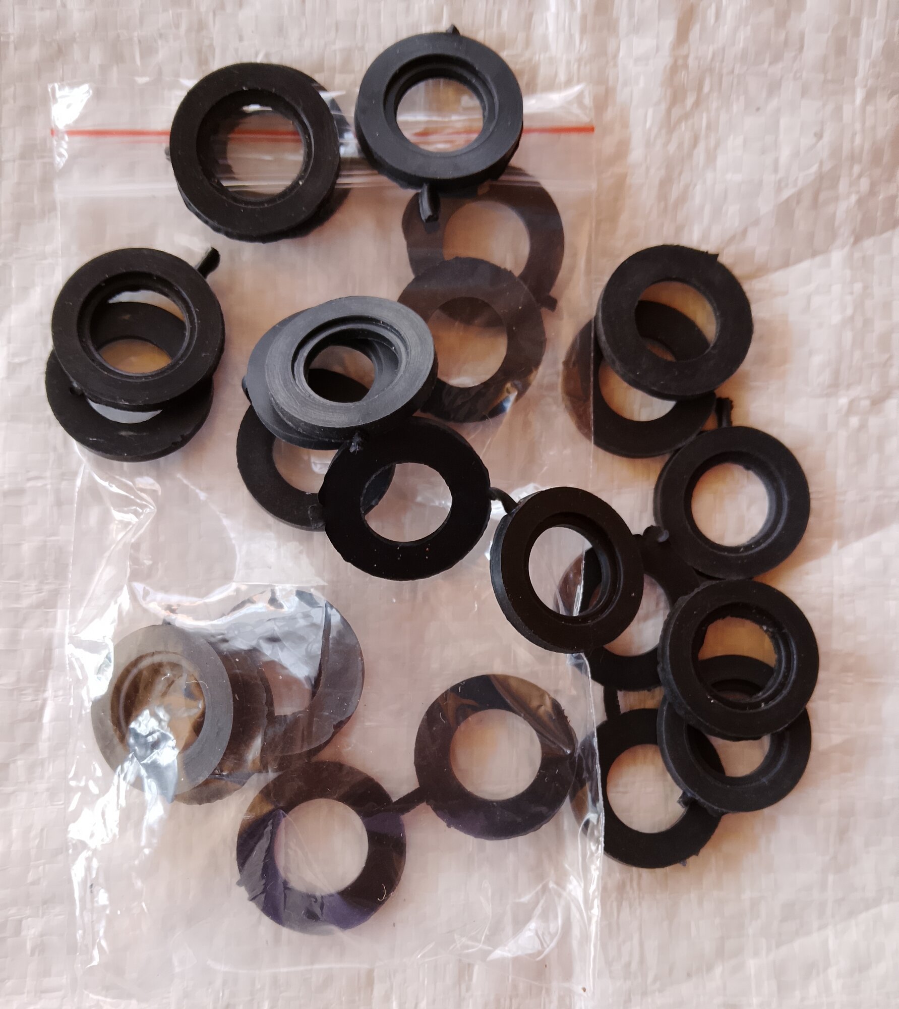 Прокладка резиновая 3/4 , в упаковке 25 штук.