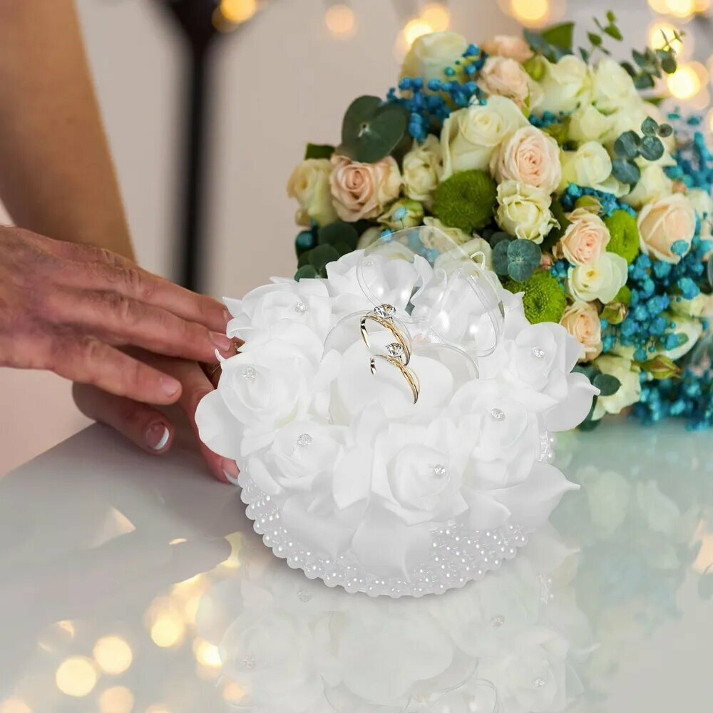 Белая шкатулка для свадебных колец с тканью и жемчужным декором в виде розы для хранения