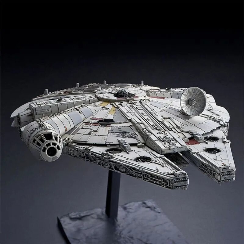 Набор моделей Bandai Star Wars, сборная фигурка 1/144, космический корабль Тысячелетний сокол