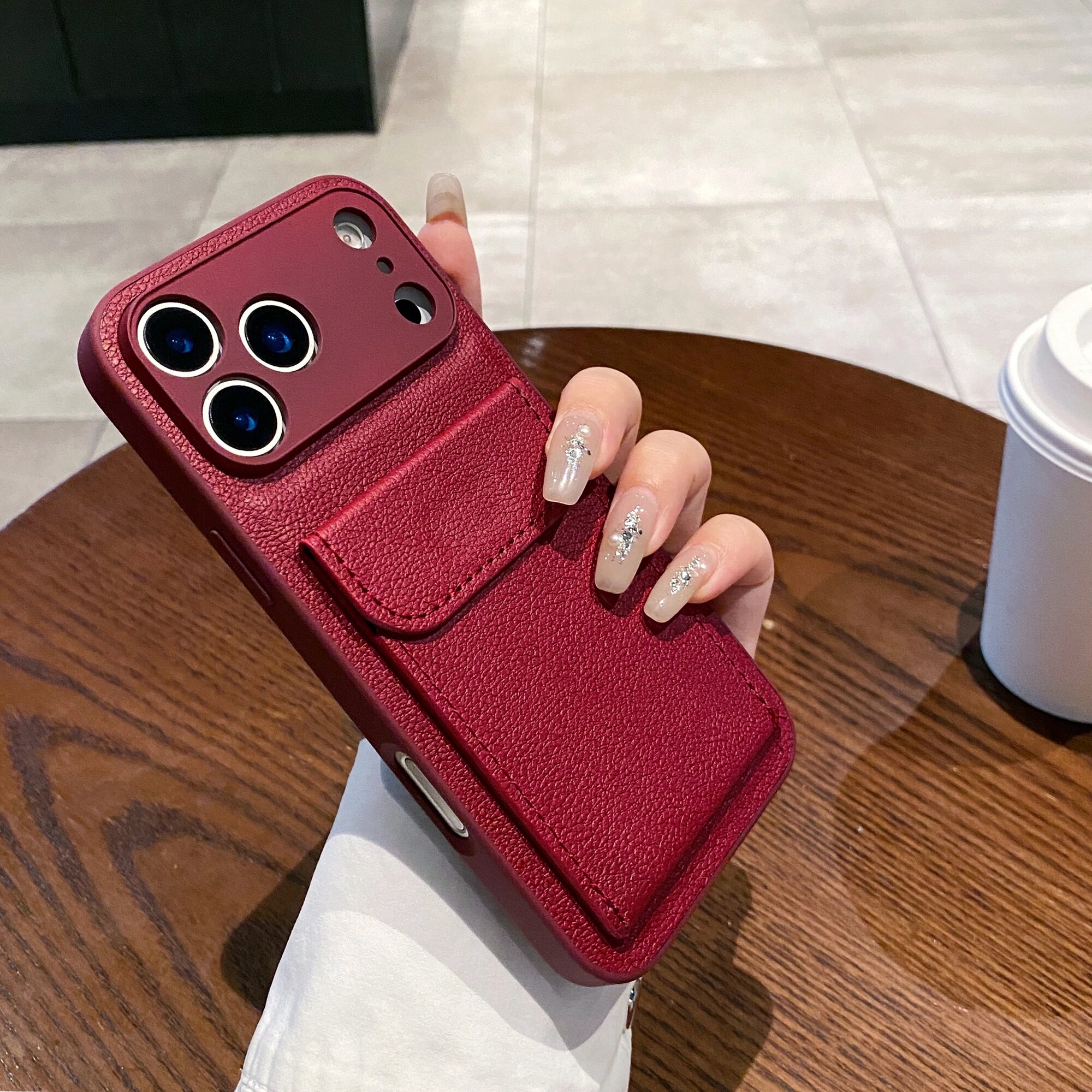 Бордовый кожаный чехол-кошелек для iPhone 16 Pro Max