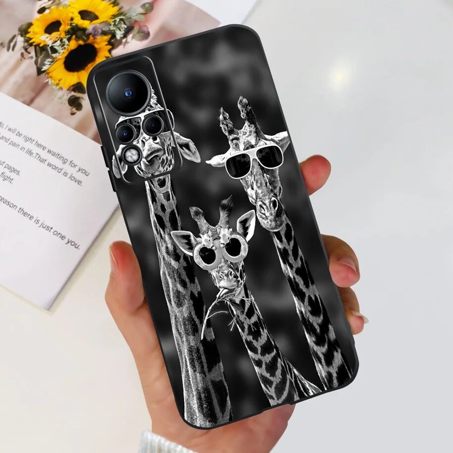 Черный чехол Infinix Note 11 с жирафами