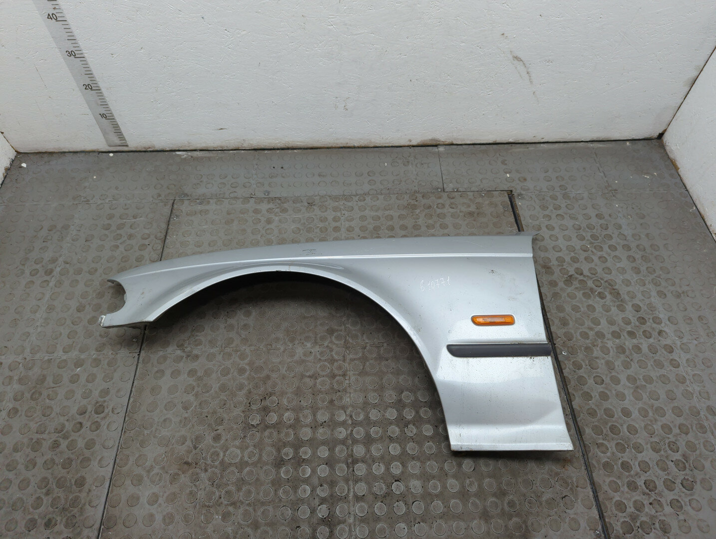 Крыло левое переднее BMW 3 E46 Б/У