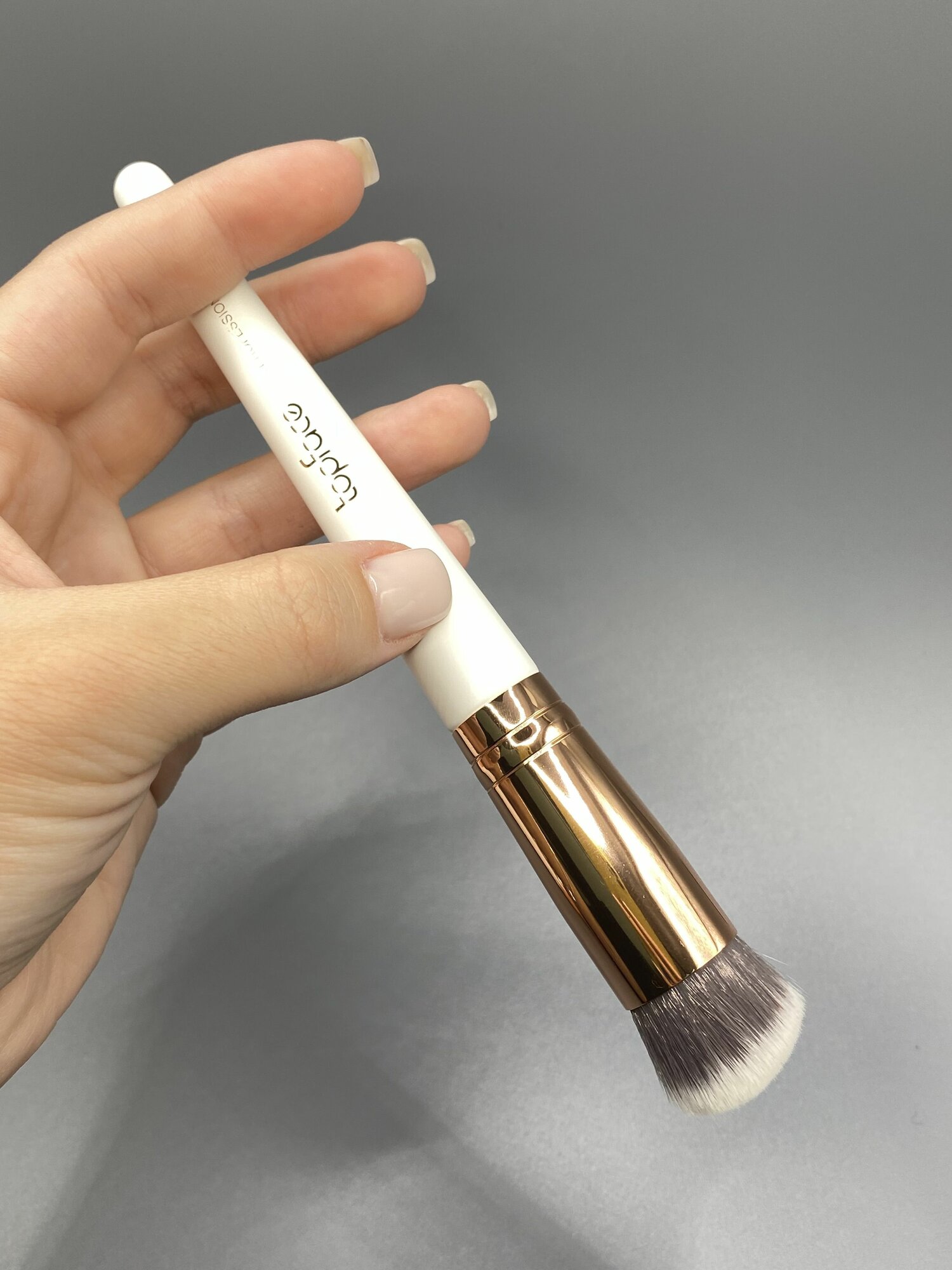 Topface Кисть для макияжа F20 PT901 Setting Foundation Brush для тональной основы