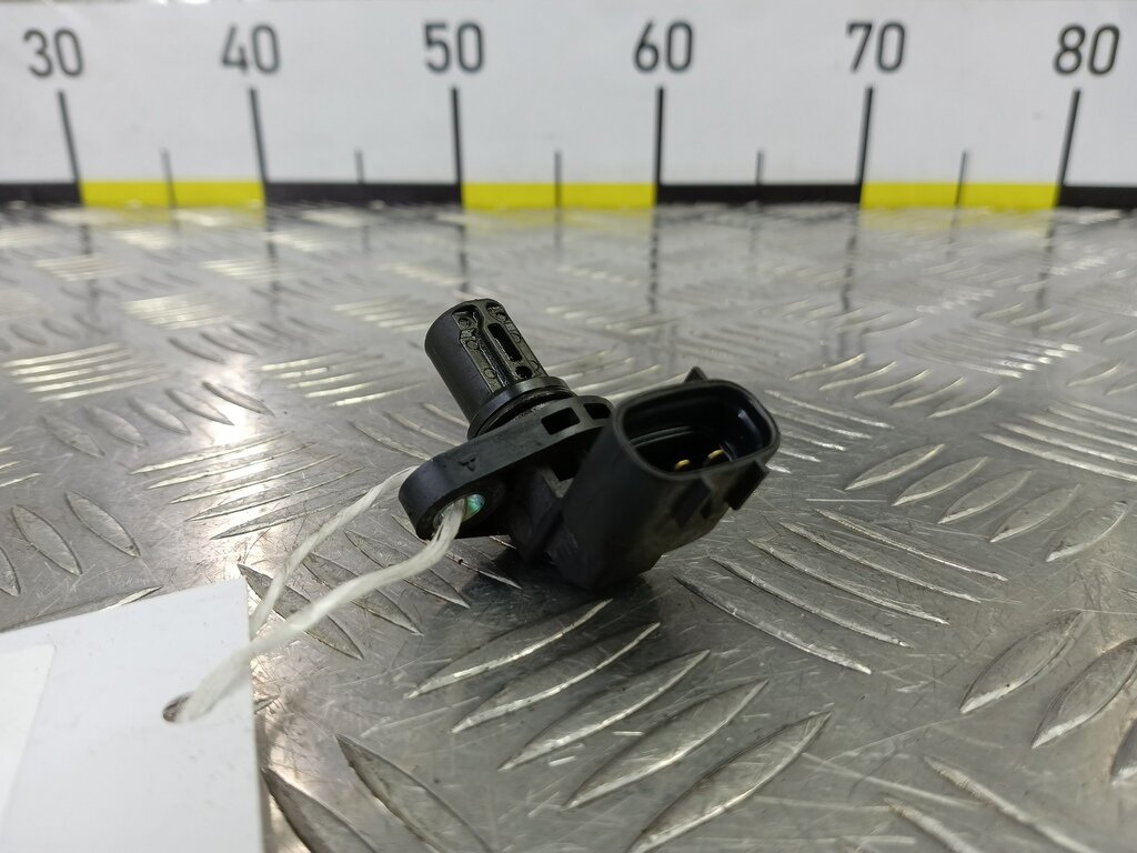 Датчик положения коленвала Б/У для SUZUKI Grand Vitara II рестайлинг (2008—2012) 3322063J00