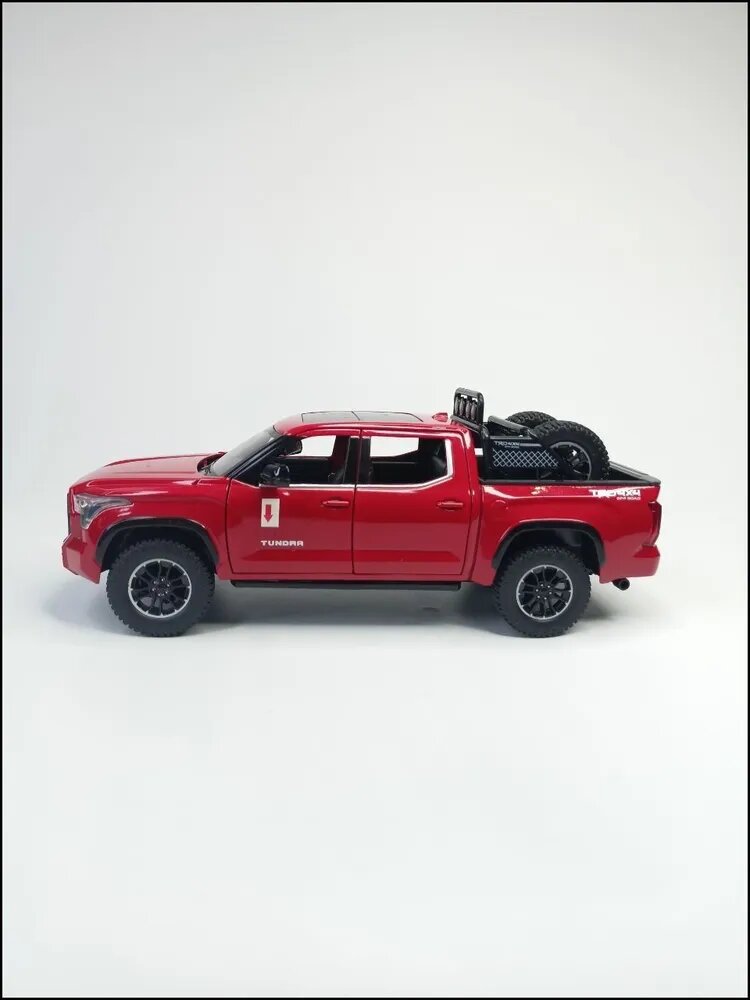 Игрушечная машинка Toyota Tundra пикап 1:24 красный инерционная открывающиеся двери капот звук свет батарейки в наборе — фото 1