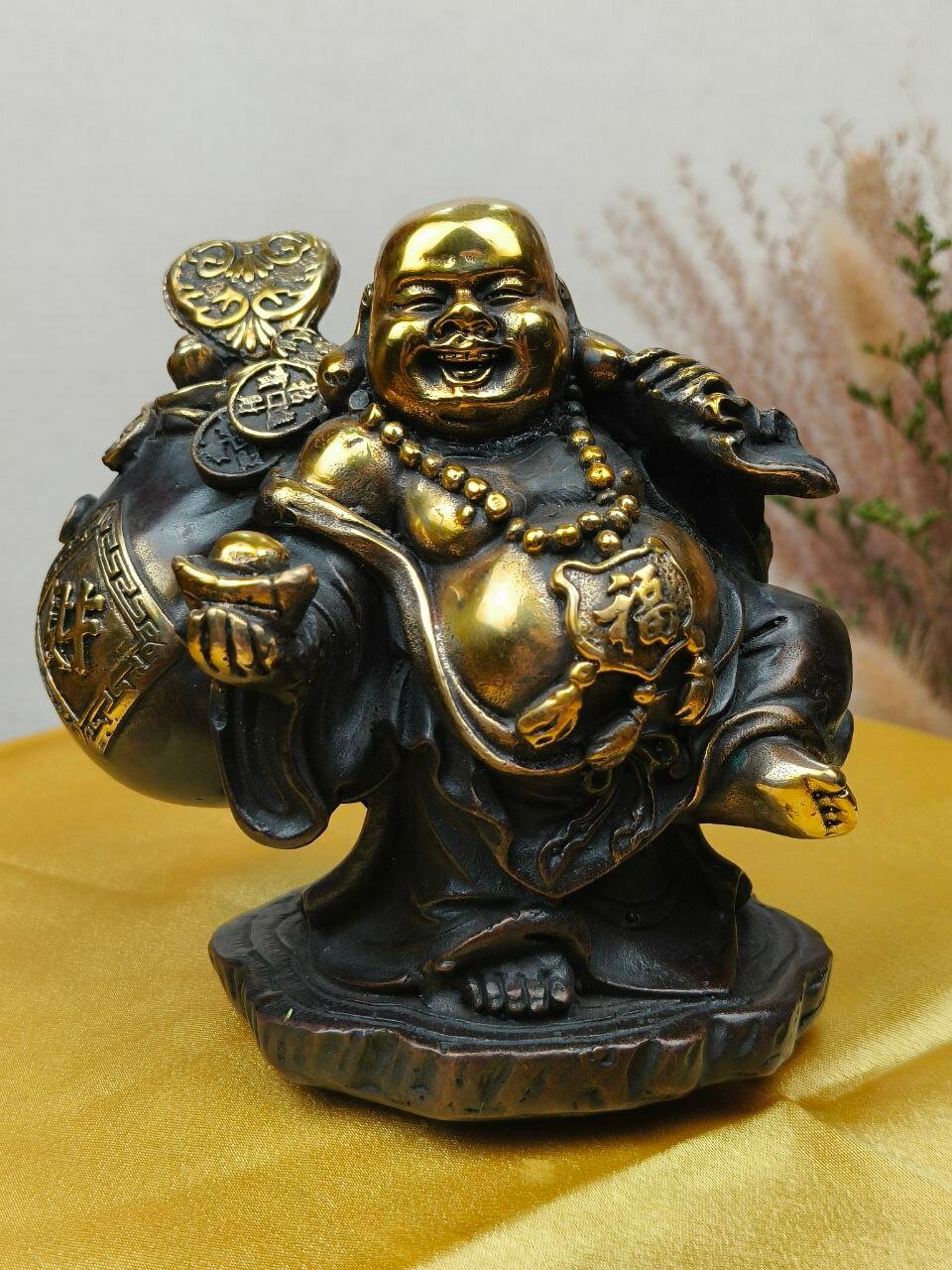 Статуэтка "Хотей с мешком" Фен-Шуй Бронза, Китай (11.5*12,5*8 см.)