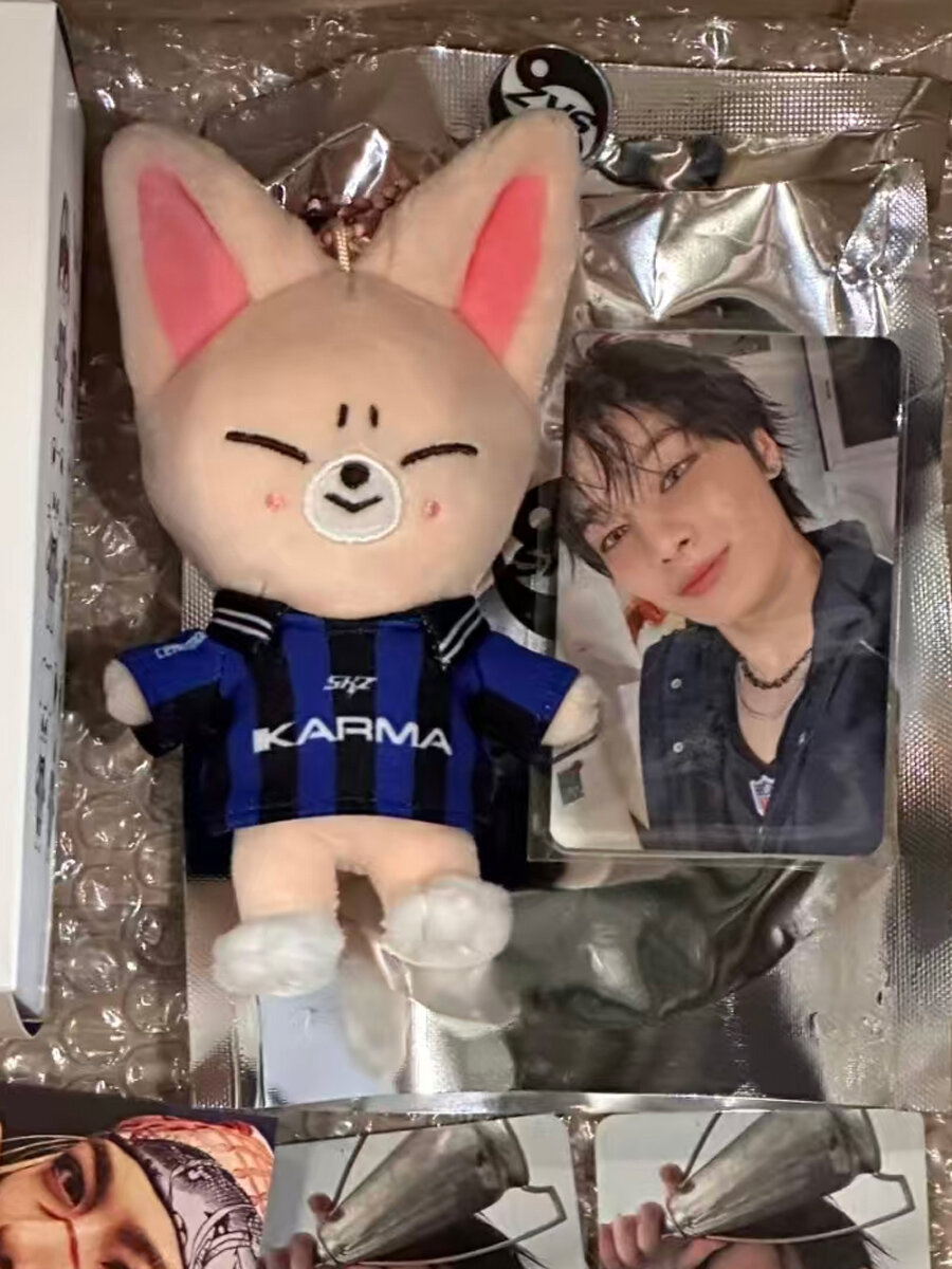SKZOO Сидящая Кукла Straykids KARMA
