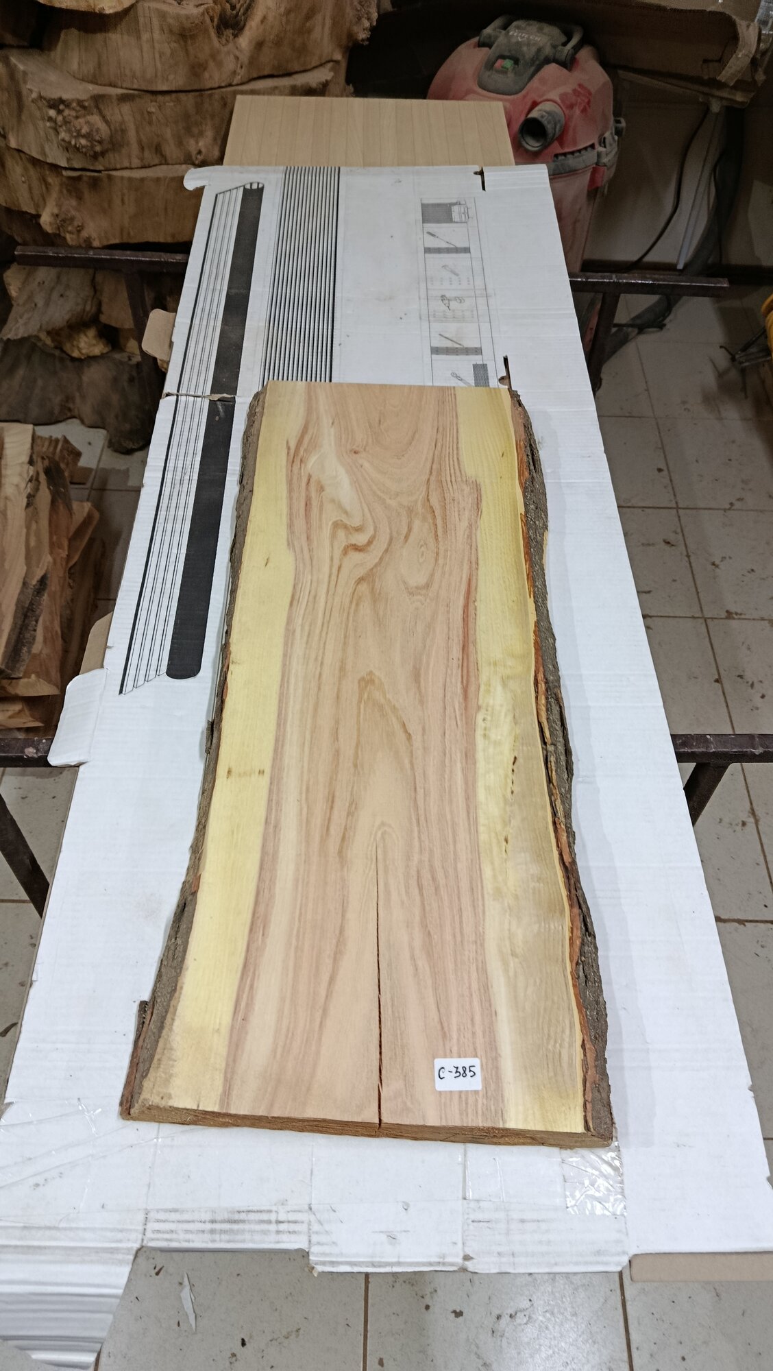 Слэб из акации 77х30х4 см(С385) высушенный фрезерован, не шлифован