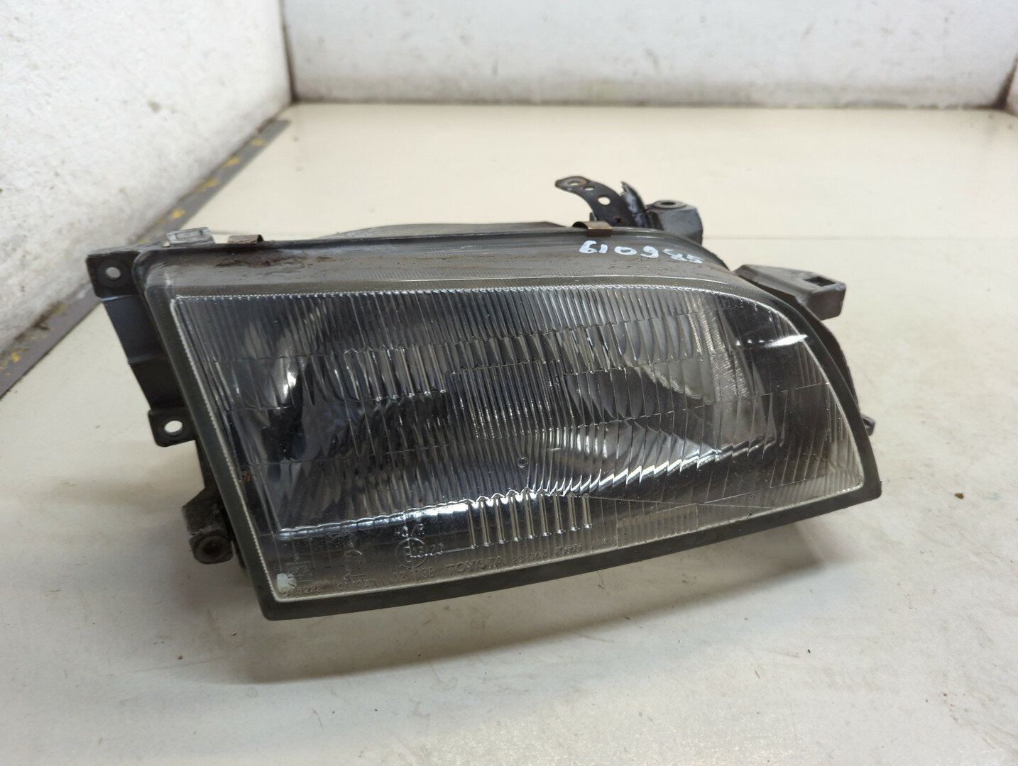 Фара (передняя) правая Toyota Carina E Б/У