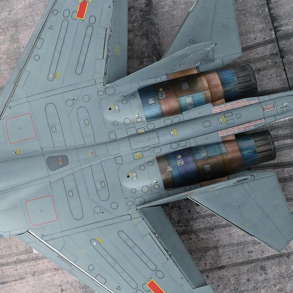 Сборная модель Great Wall Hobby S4818 - Истребитель Су-27 "Фланкер Б" ВВС Китая, масштаб 1/48, специальное издание к 15-летнему юбилею — фото 1