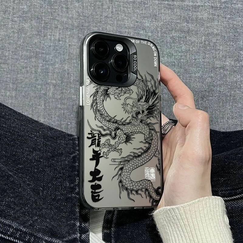 Чехол на Айфон 15 Pro Max / iPhone 15 Pro Max /Айфон 15 Про Макс черный с дракон силиконовый ударопрочный